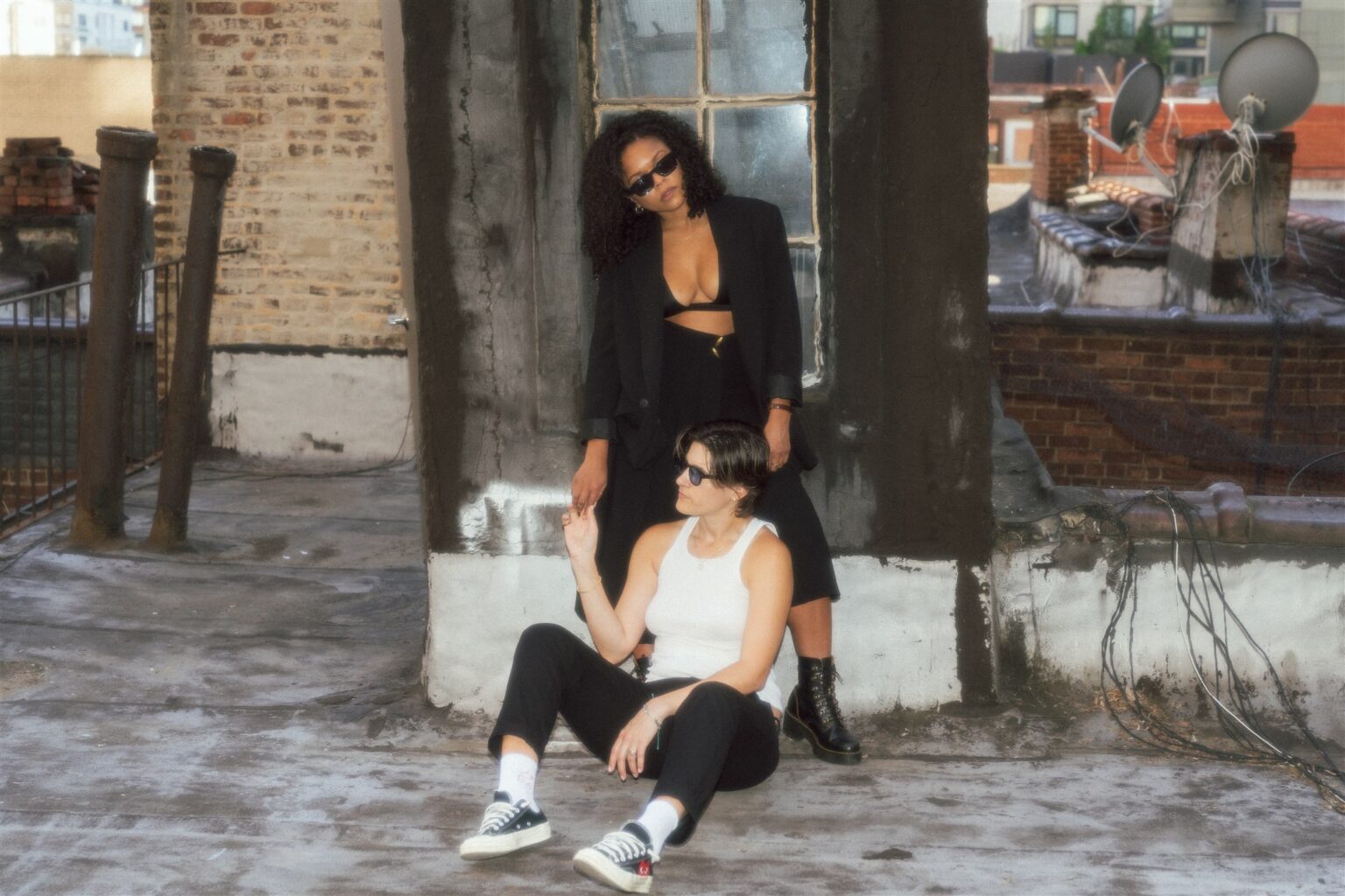 Grungy New York City Rooftop Couples Session - crtvduo.com