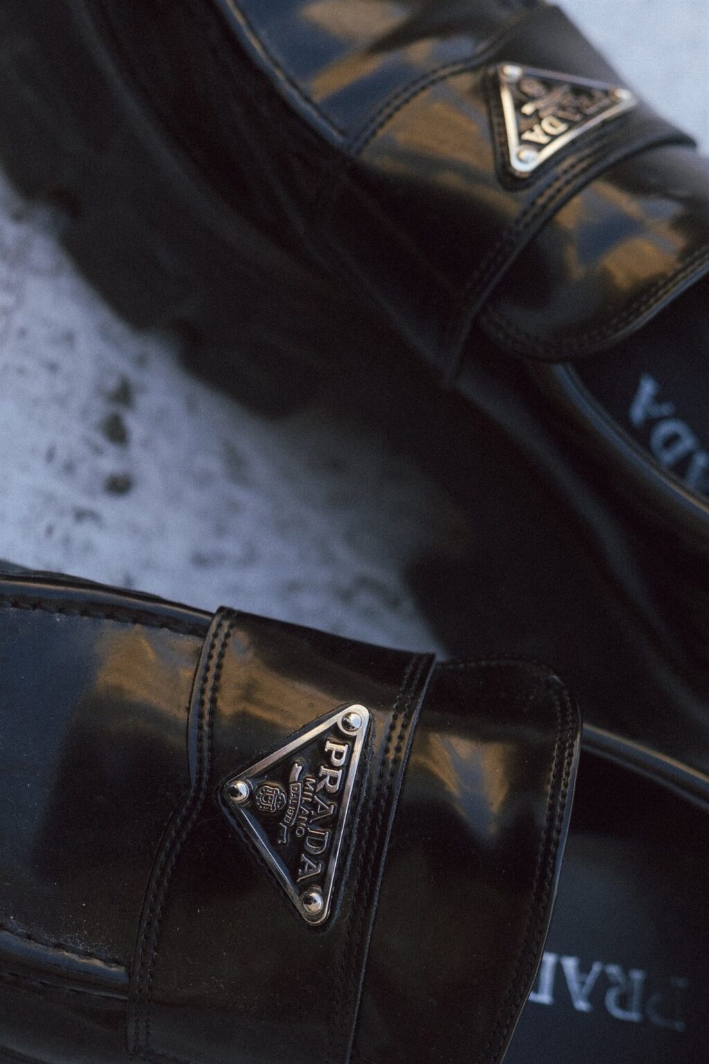 Grungy New York City Rooftop Couples Session - crtvduo.com